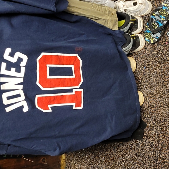 Chipper Jones T-shirt | Shirts | Atlanta Braves Chipper Jones Tshirt ...